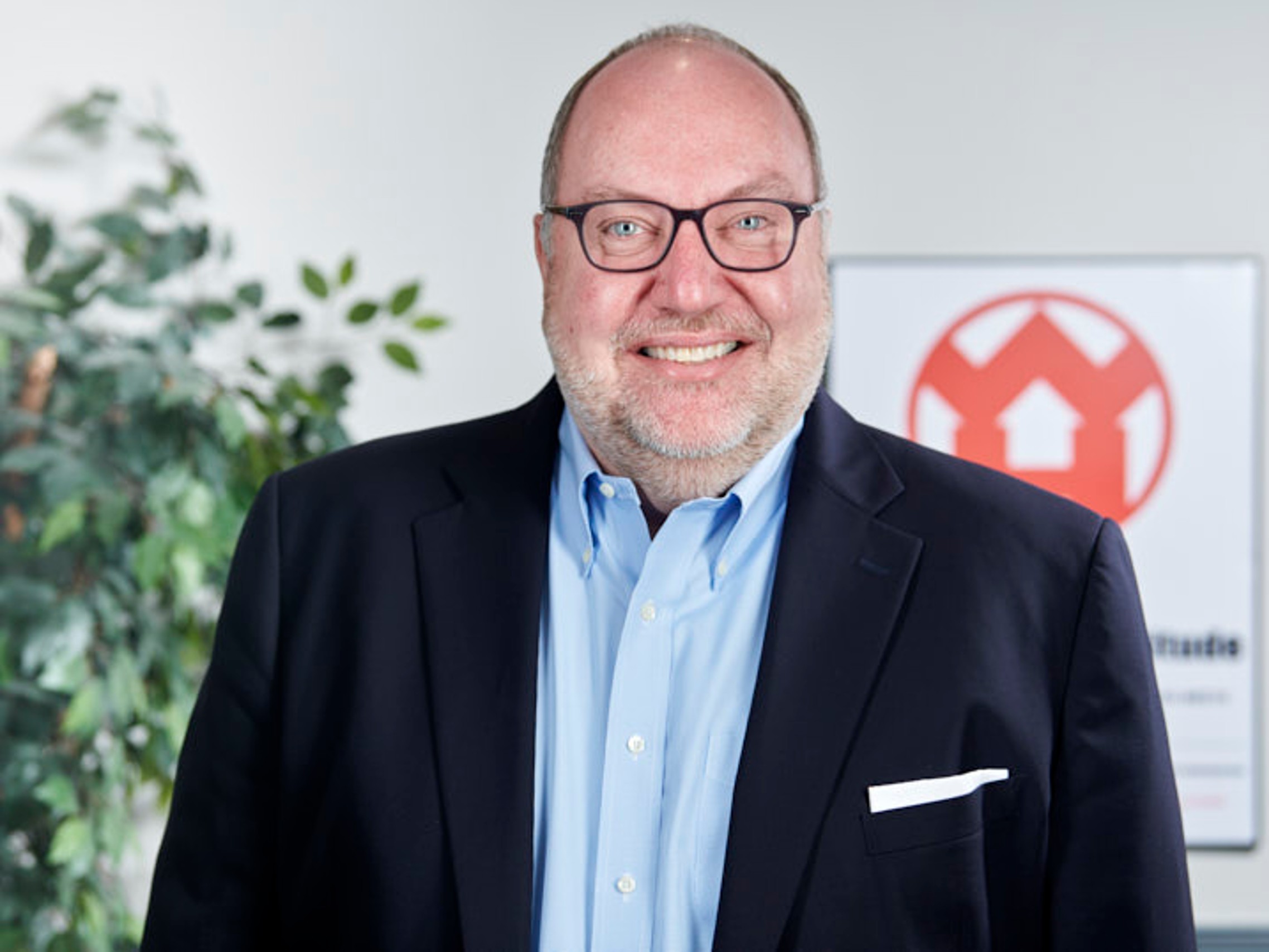 Peter Langhan to Retire